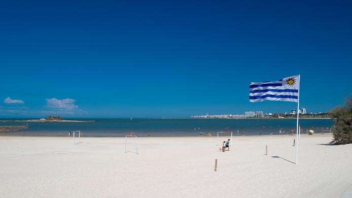Las 7 playas más bonitas de Montevideo y alrededores | Costa Cruceros