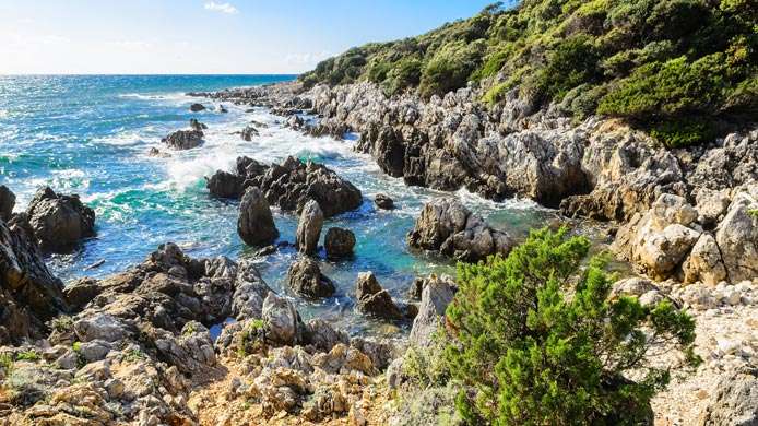 Las 15 playas más bonitas de Roma y sus alrededores | Costa Cruceros