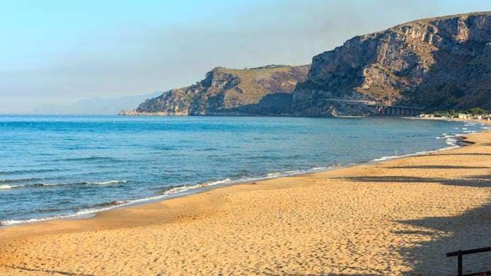 Las 15 playas más bonitas de Roma y sus alrededores | Costa Cruceros