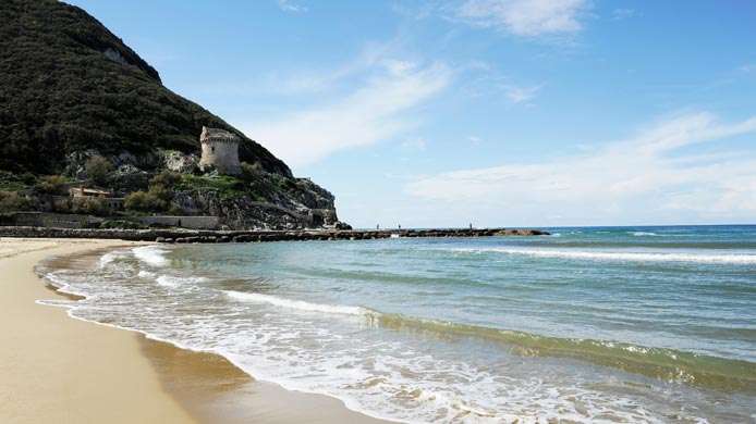 Las 15 playas más bonitas de Roma y sus alrededores | Costa Cruceros