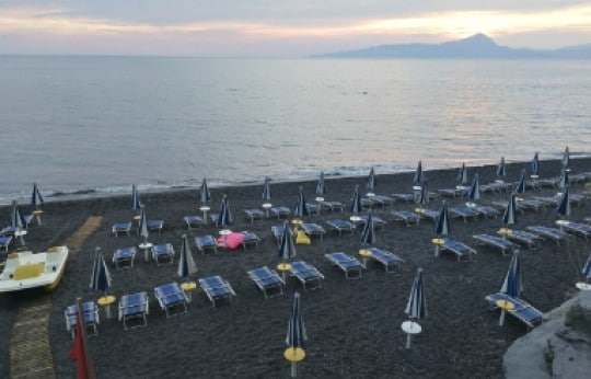 Las 15 playas más bonitas de Roma y sus alrededores | Costa Cruceros